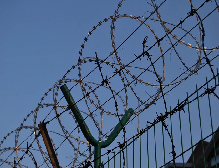 Concertina Wire,Razor Blade Wire, barbed wire,Galvanized razor wire ...