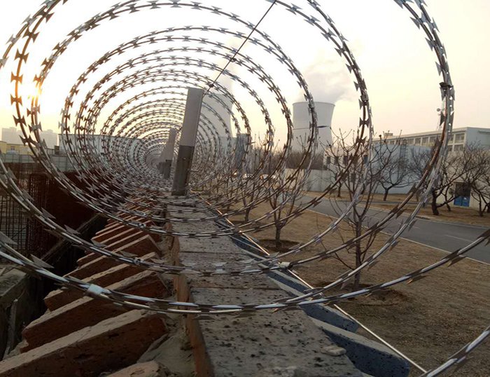 Concertina Wire,Razor Blade Wire, barbed wire,Galvanized razor wire ...